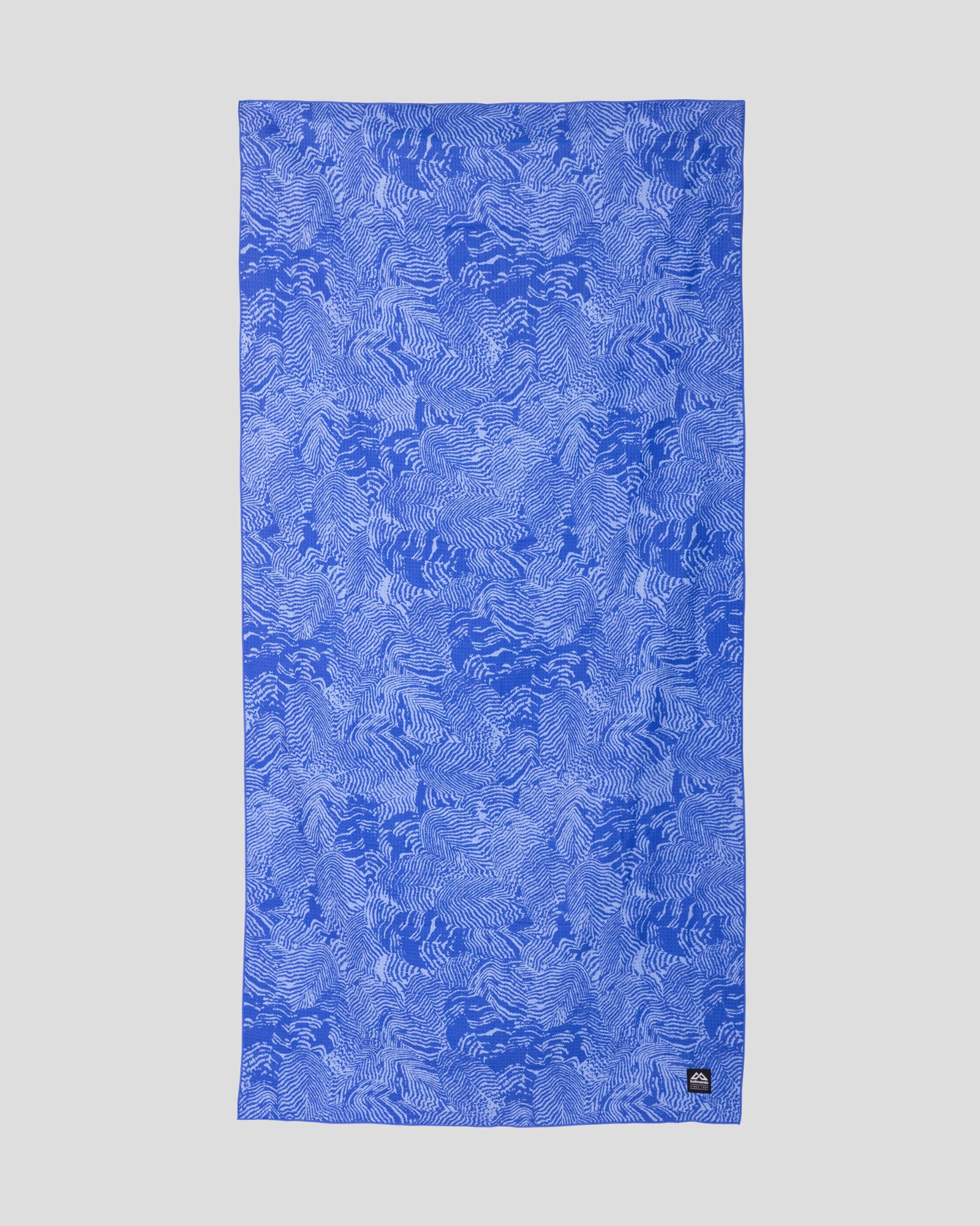 Roamer Sand Proof Beach Towel - Dark Peri Nature Lines Print – Kathmandu NZ
