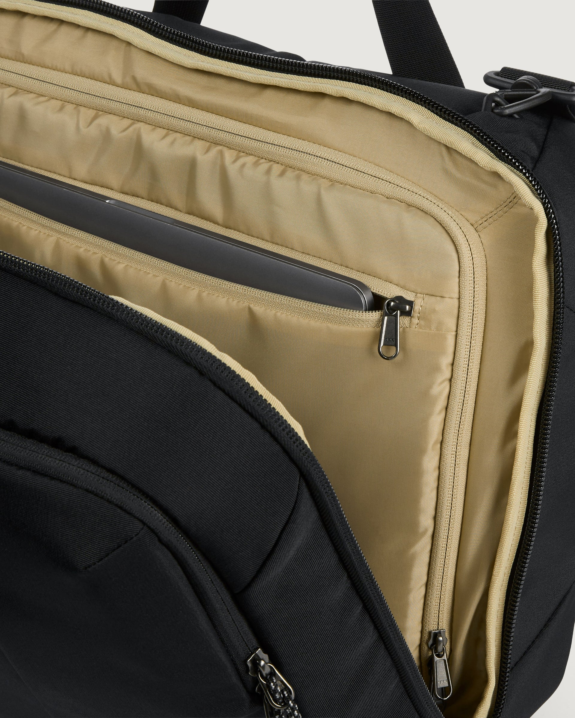 Split Level Bag - 30L - Black/Black – Kathmandu NZ