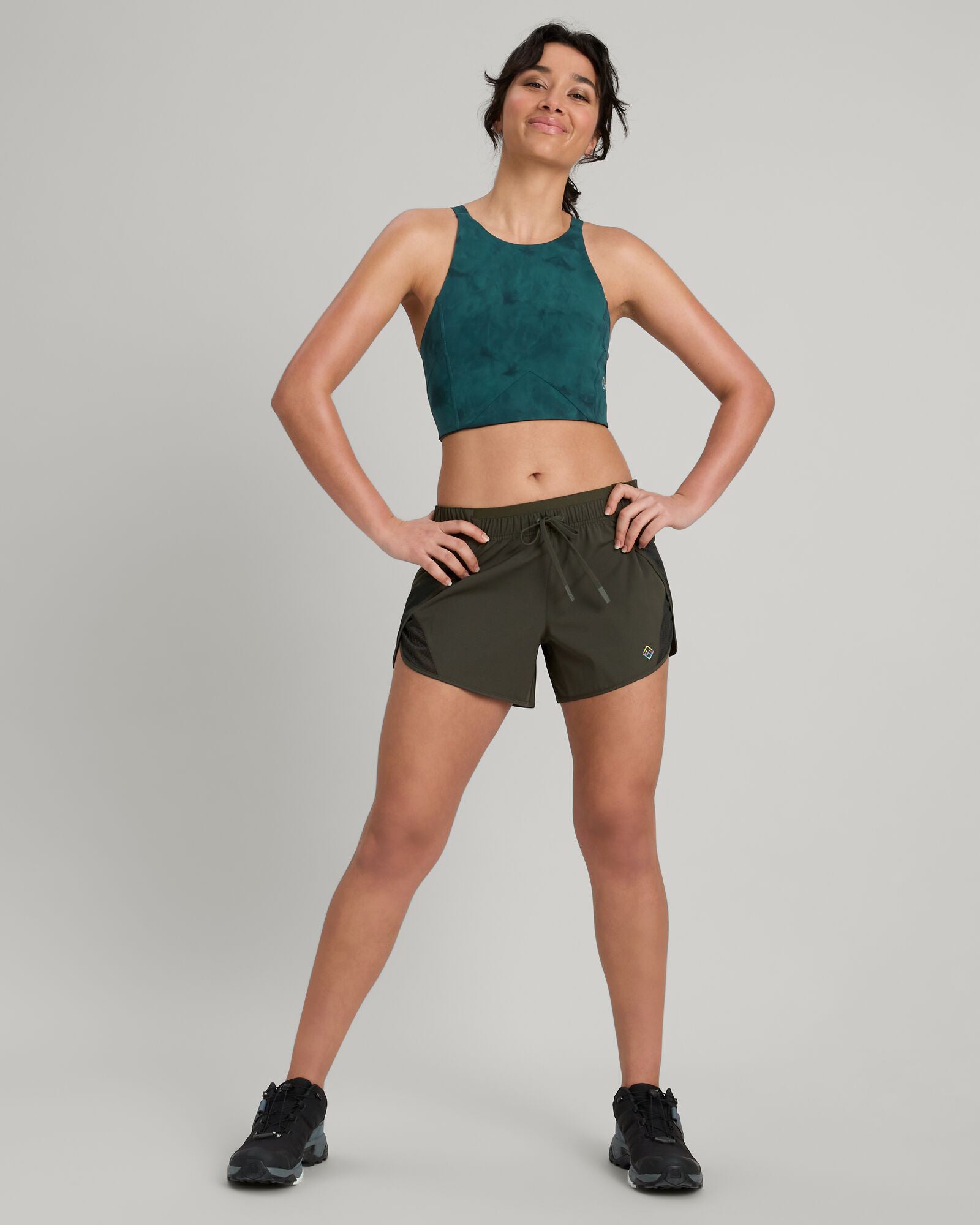 WELL.DER.NESS Move Women's Crop Top - Deep Lagoon Sunburst Print ...