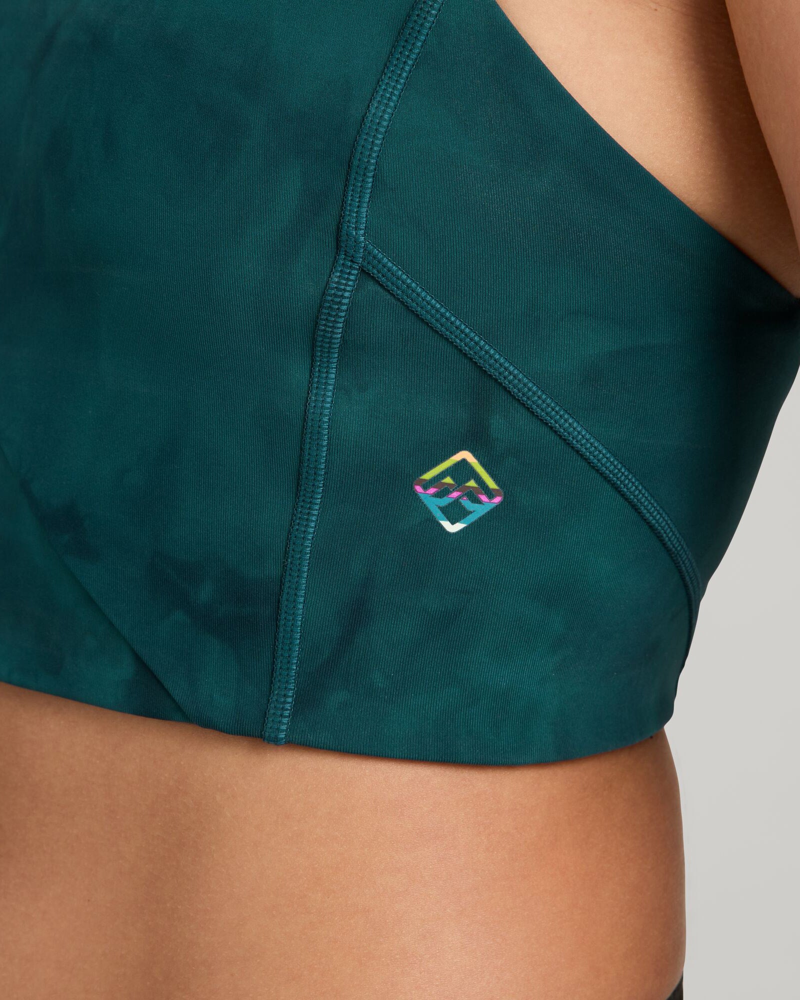 WELL.DER.NESS Move Women's Crop Top - Deep Lagoon Sunburst Print ...