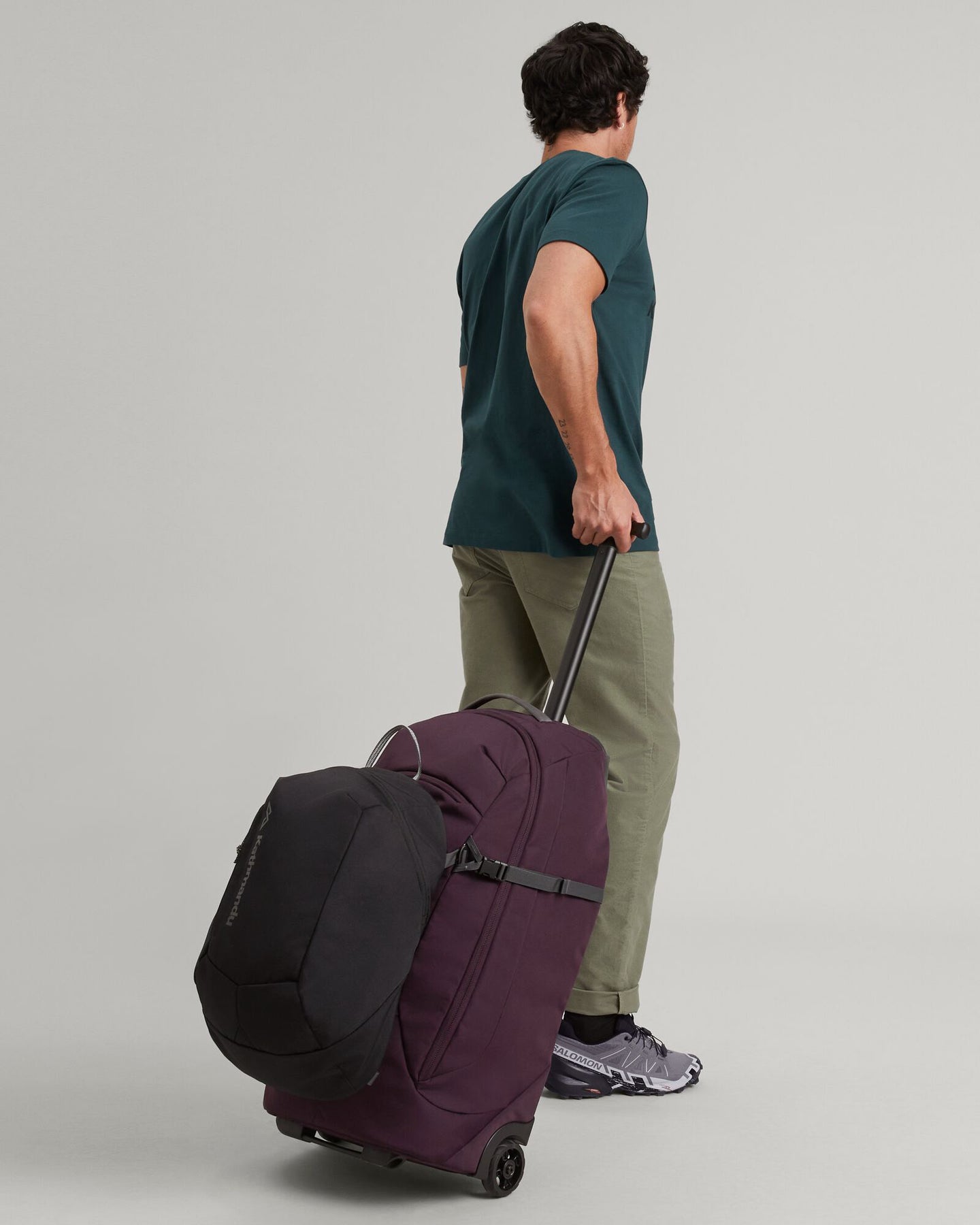 Gluon Beyond Backpack - 18L - Black Stingray – Kathmandu NZ