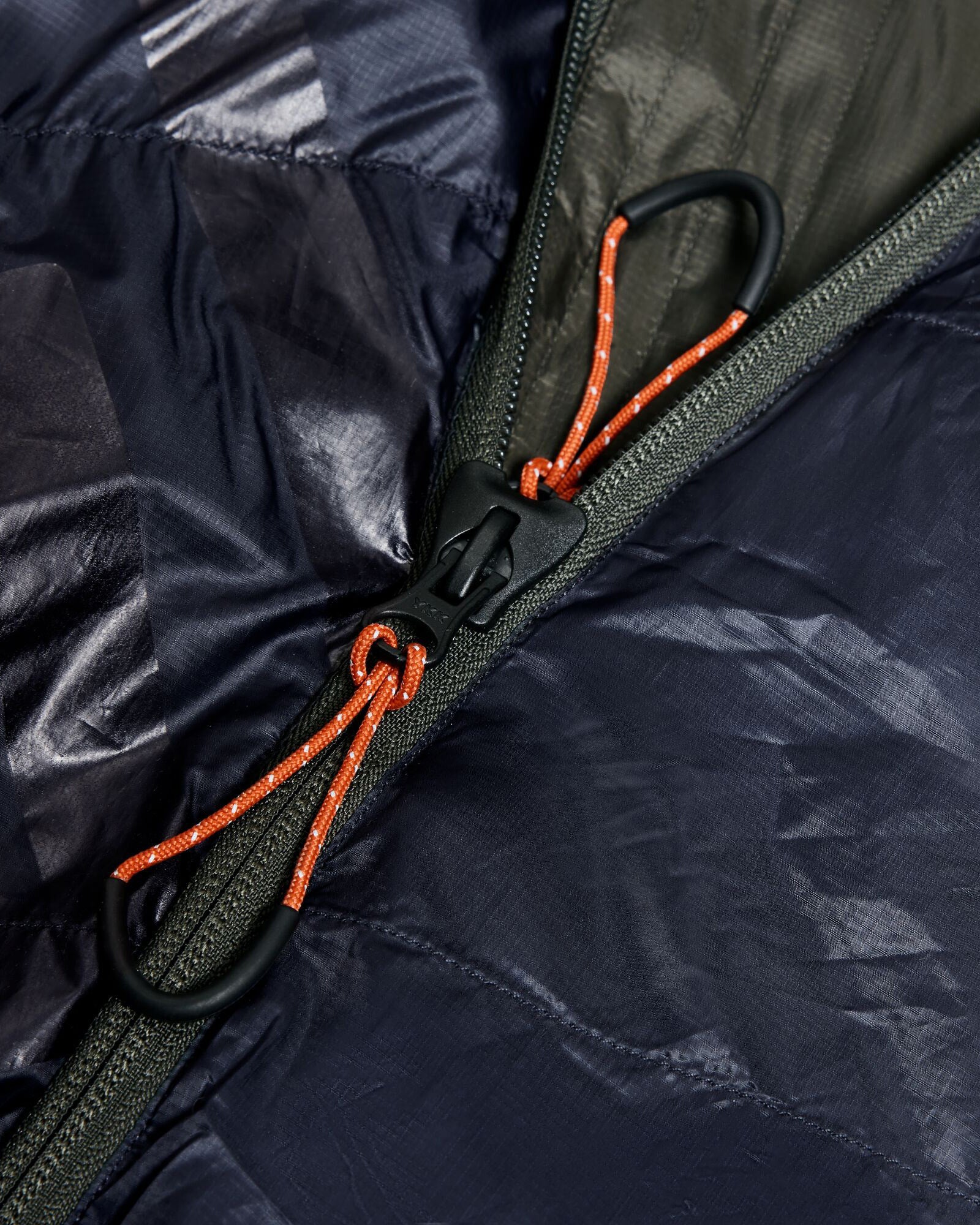 Zenter -3°C Down Sleeping Bag - Regular - Black Stingray/Dark Moss ...