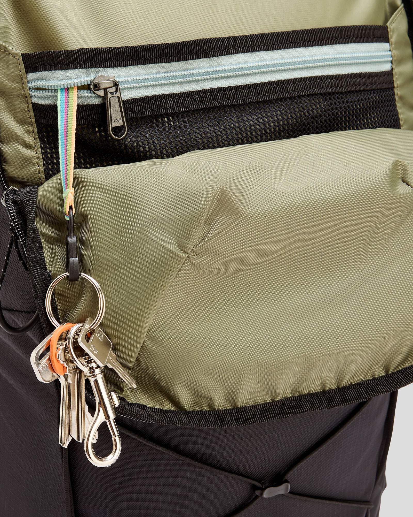 Axon Escape Backpack - 22L - Black Stingray – Kathmandu NZ