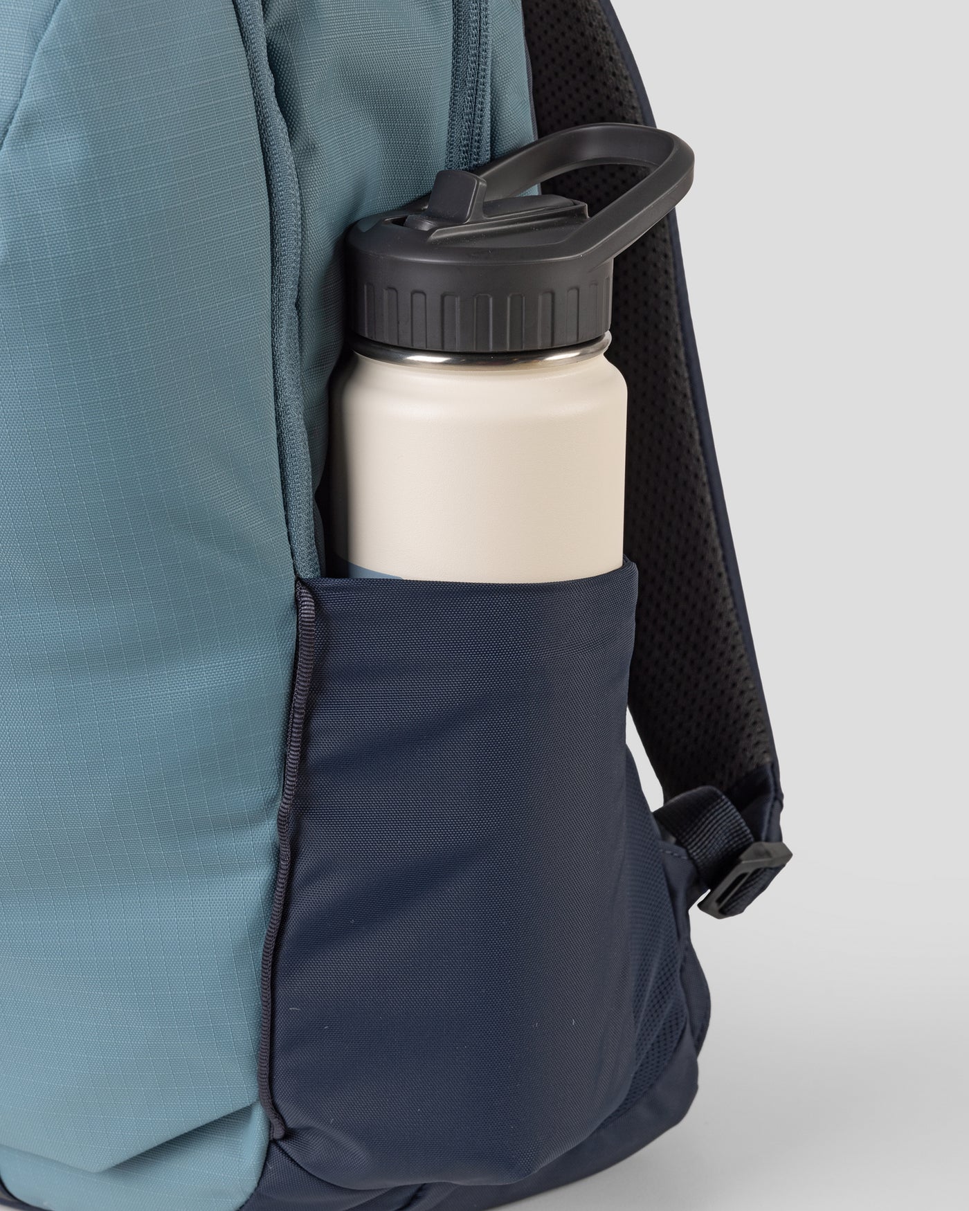 Axon Everyday Backpack - 20L - Washed Blue/Pure Navy – Kathmandu NZ
