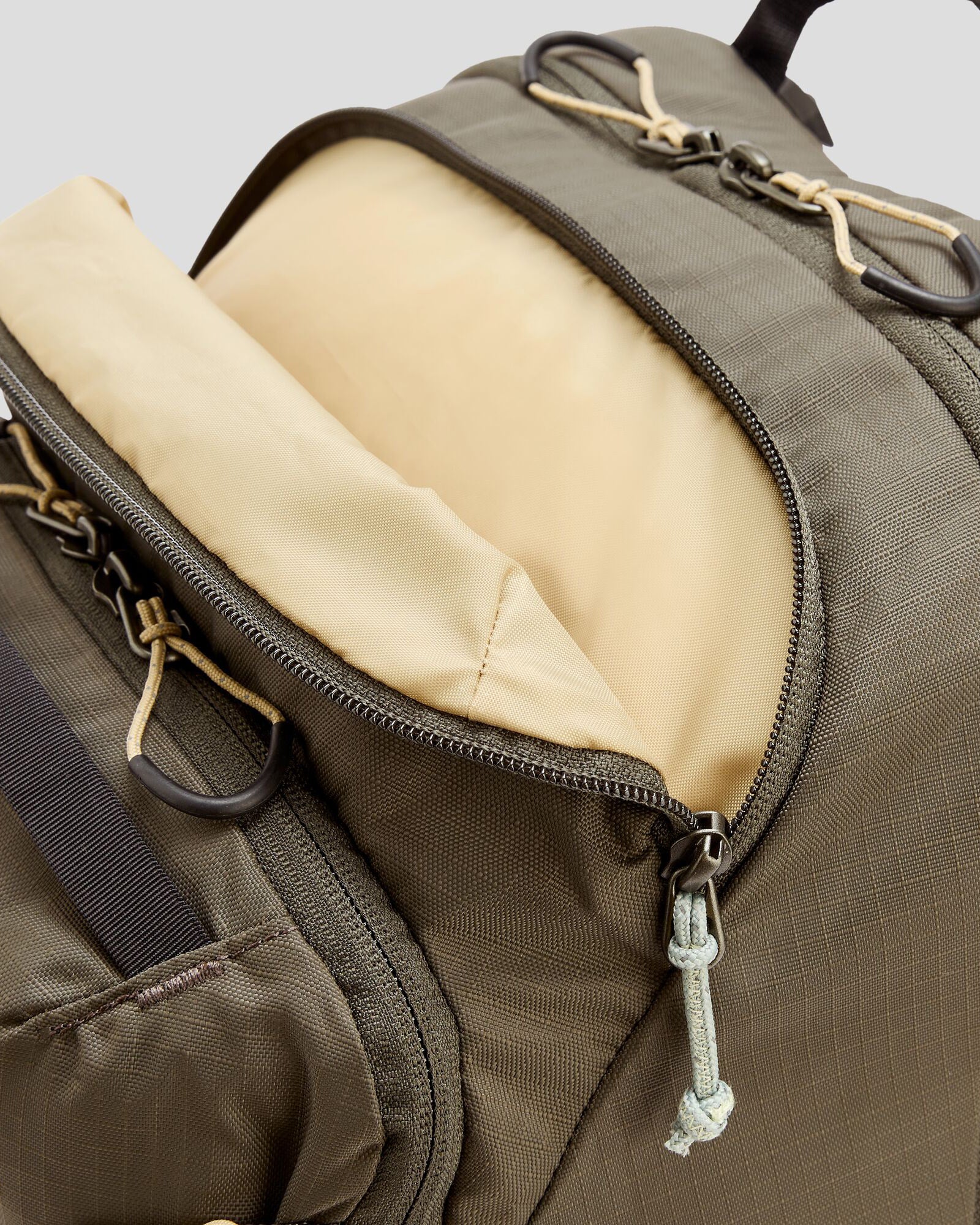 Axon Escape Backpack - 28L - Dark Moss – Kathmandu NZ