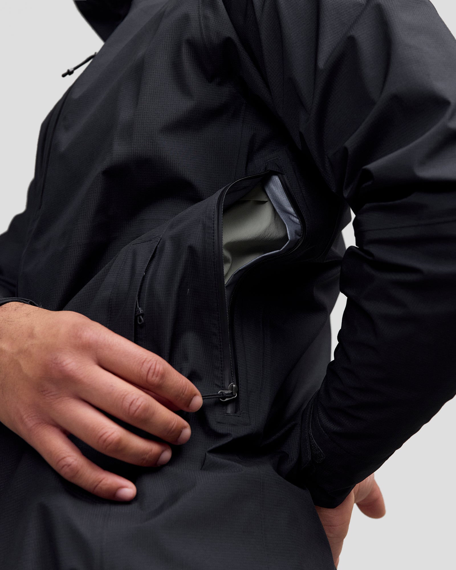 Men's Ridge 3L GORE-TEX Rain Jacket - Black Stingray – Kathmandu NZ