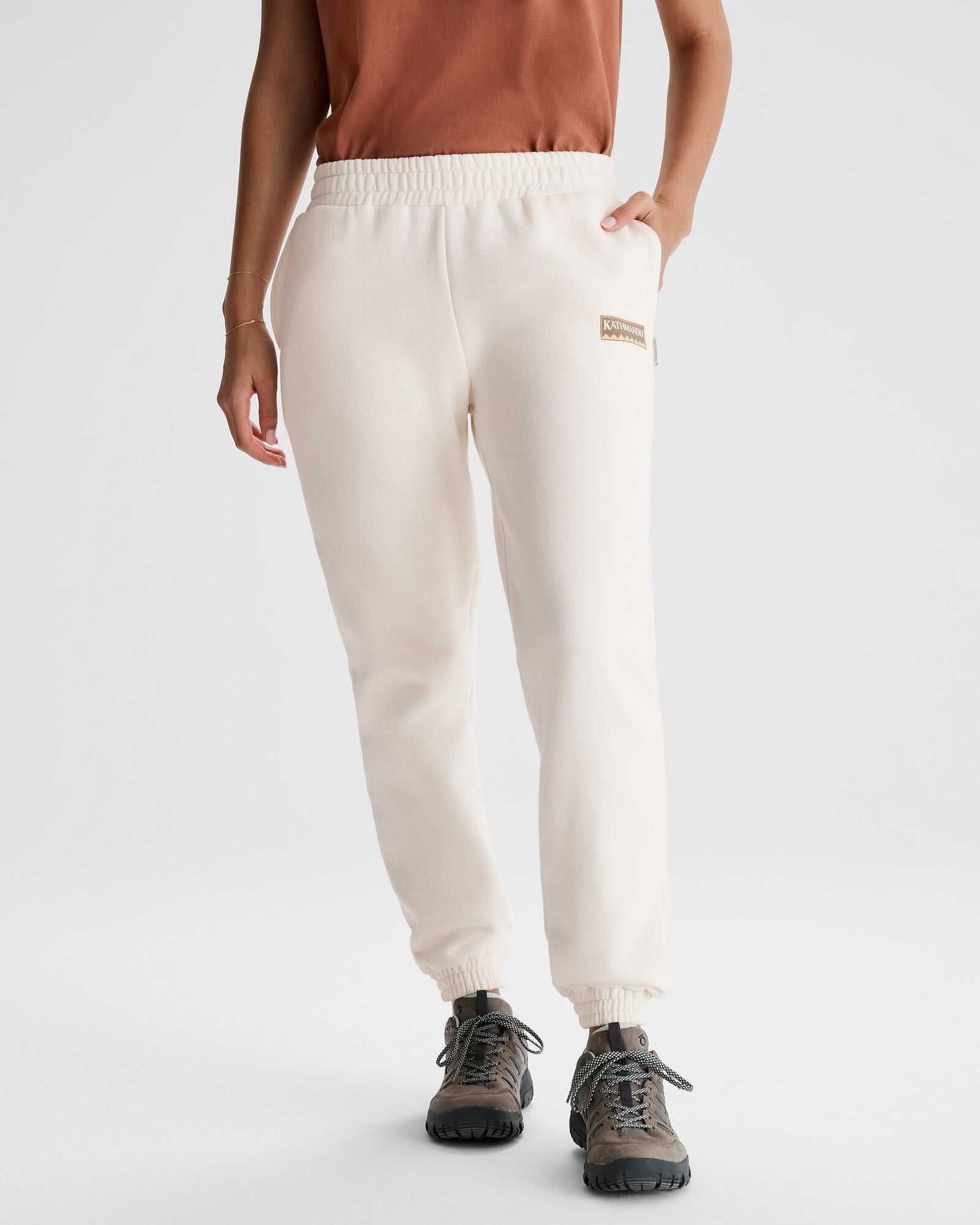Women's Logo Slouchy BB Joggers - Bone – Kathmandu NZ