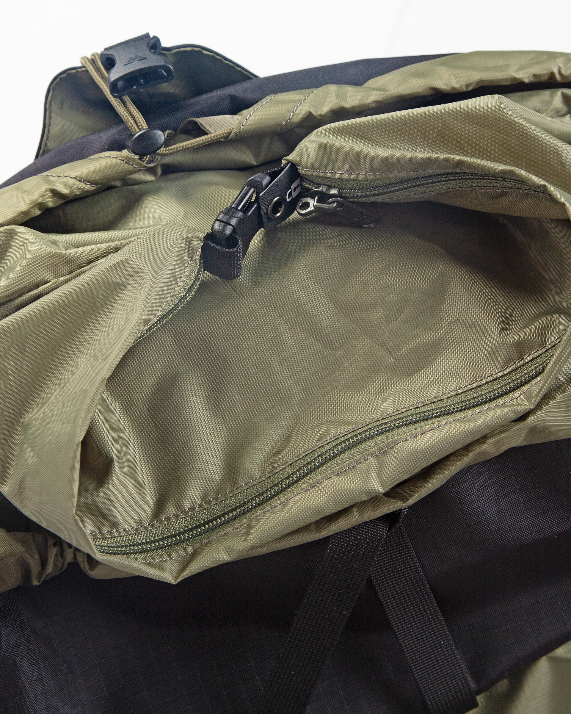 Interloper Pack - 65L - Black Stingray – Kathmandu NZ
