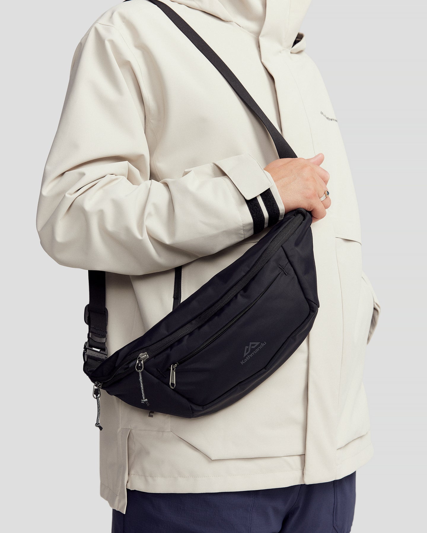 Flight RFID Hip Pack - Black Stingray – Kathmandu NZ