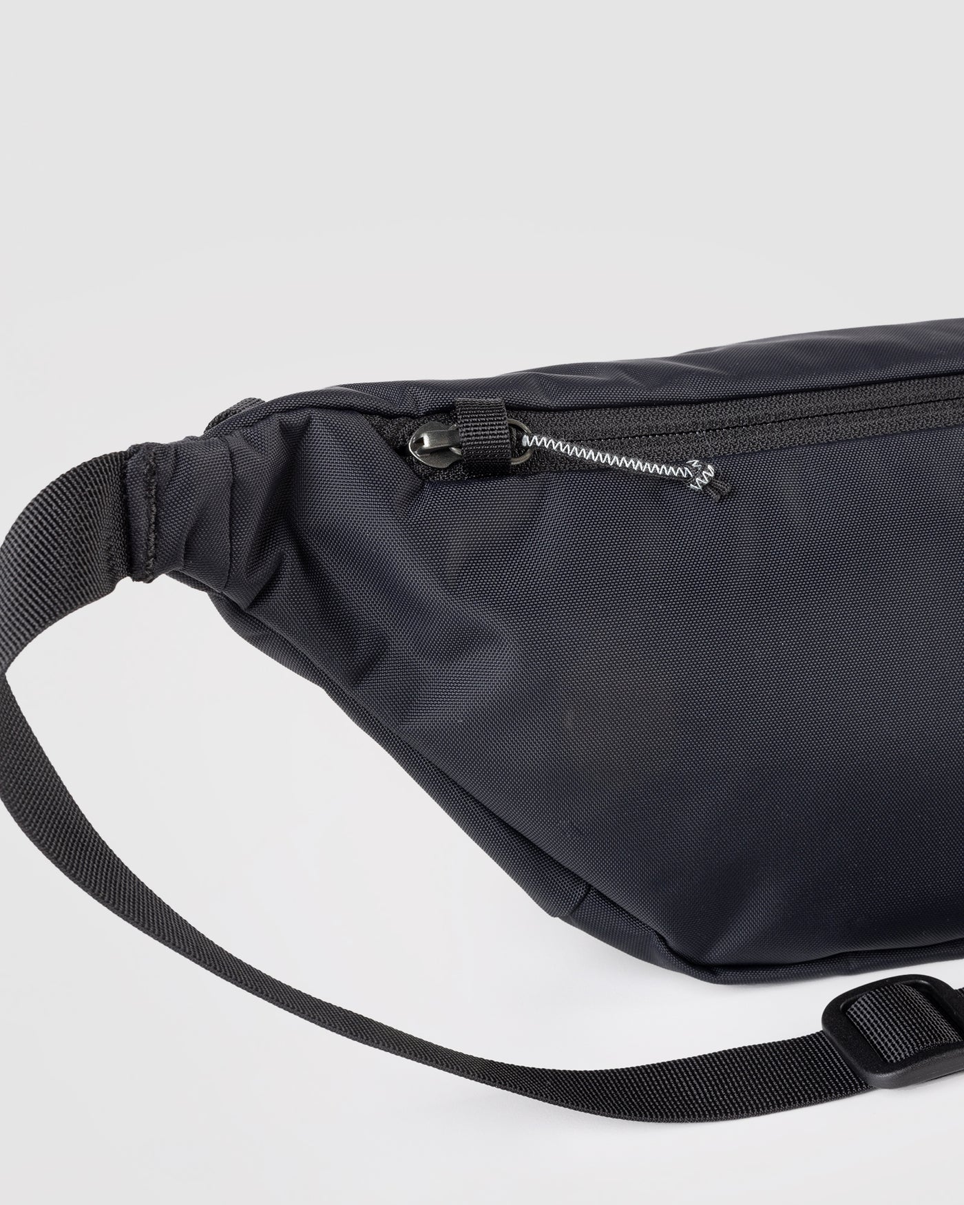 Flight RFID Hip Pack - Black Stingray – Kathmandu NZ