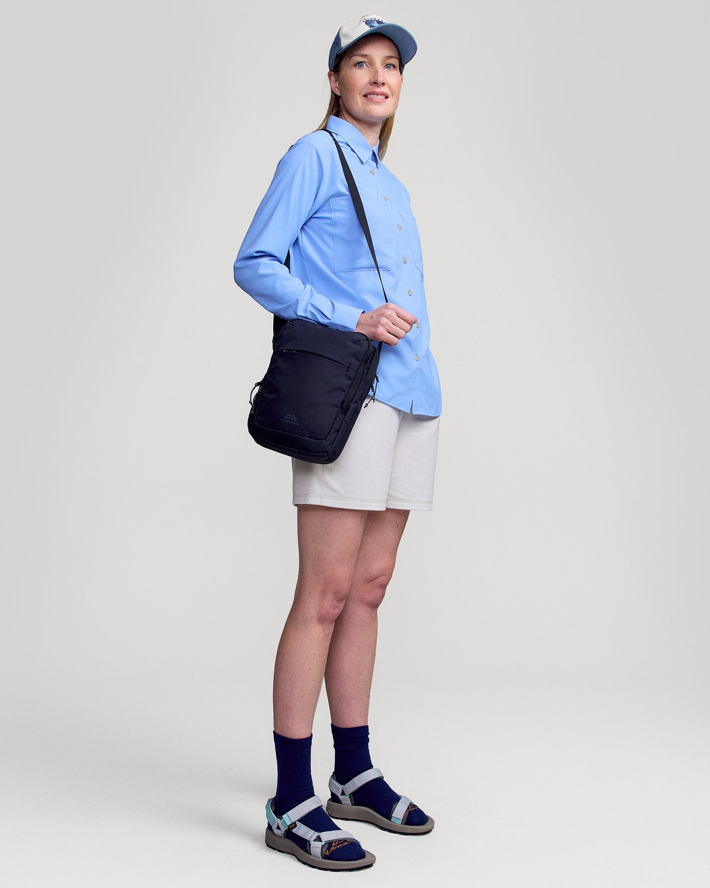 Flight RFID Pouch - Black Stingray – Kathmandu NZ