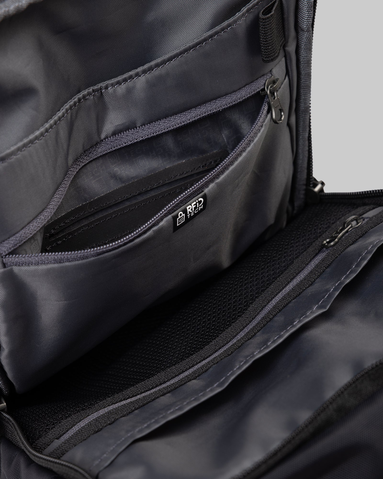 Flight RFID Pouch - Black Stingray – Kathmandu NZ
