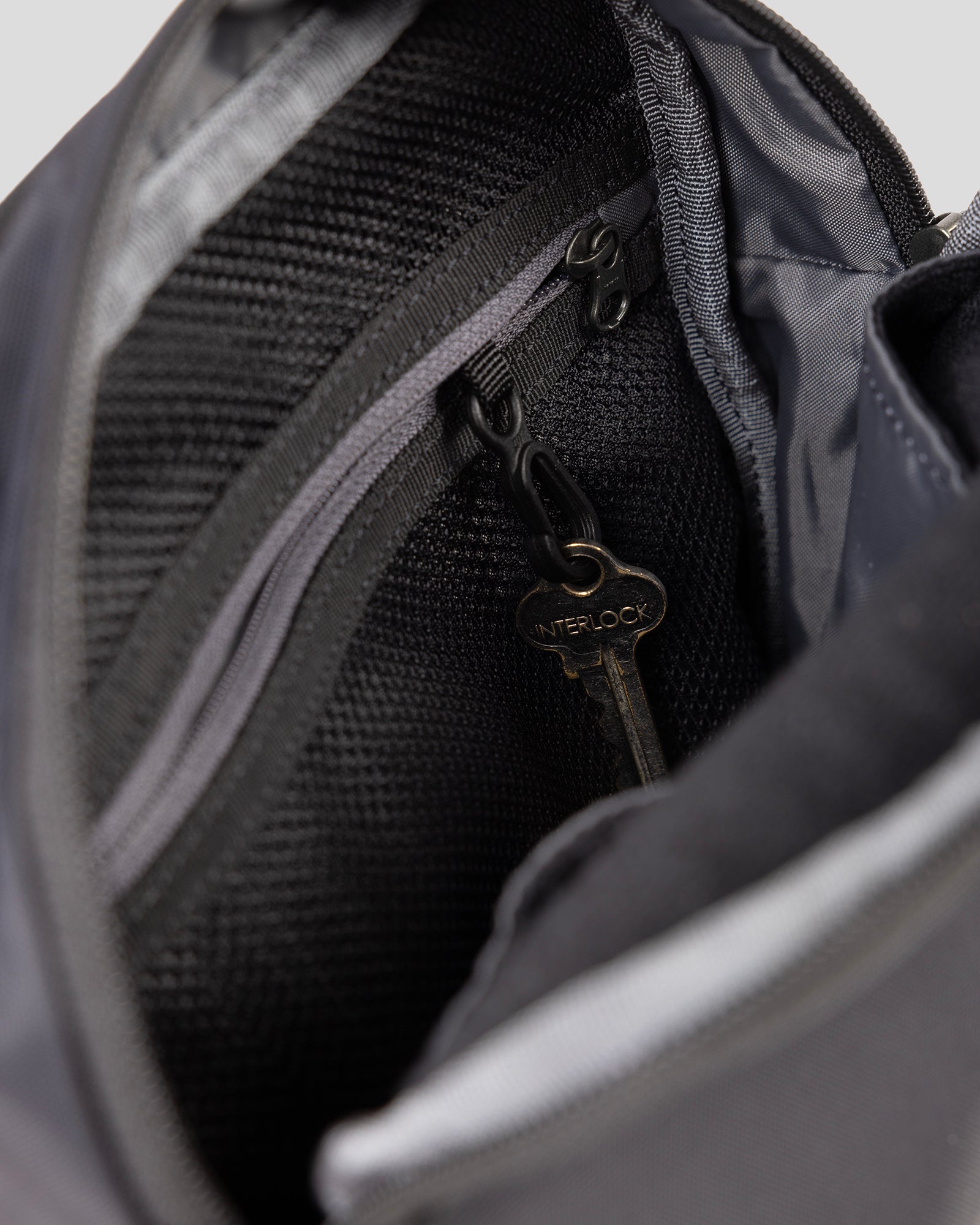 Flight RFID Pouch - Black Stingray – Kathmandu NZ
